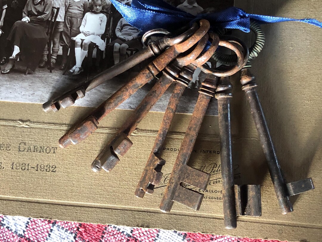 Bunch of Seven French Antique Iron Keys From an Estate in the Aveyron ...