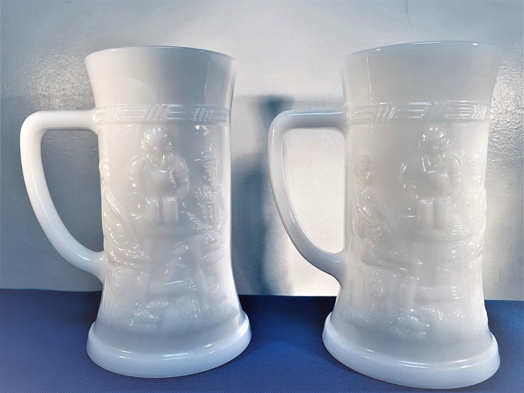 Federal Glass Milk Glass 10 Oz Beer Stein With Old Time Tavern Scene