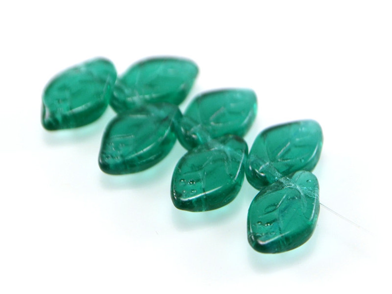 20pcs Emerald Green Czech Glass Leaf Beads 7x12mm - Etsy