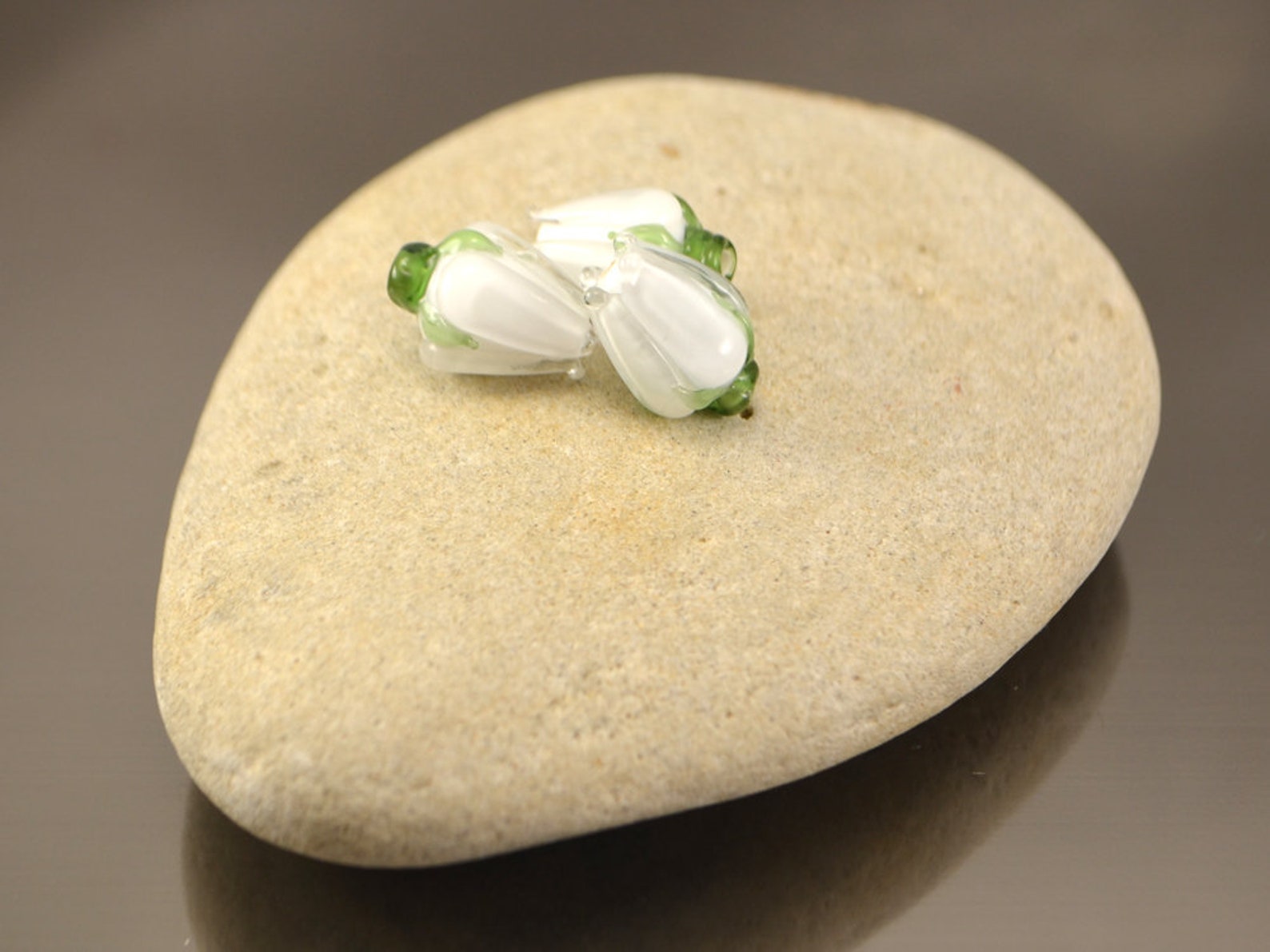 White Lampwork Rose Buds Handmade Glass Beads Flower Beads Miniature ...