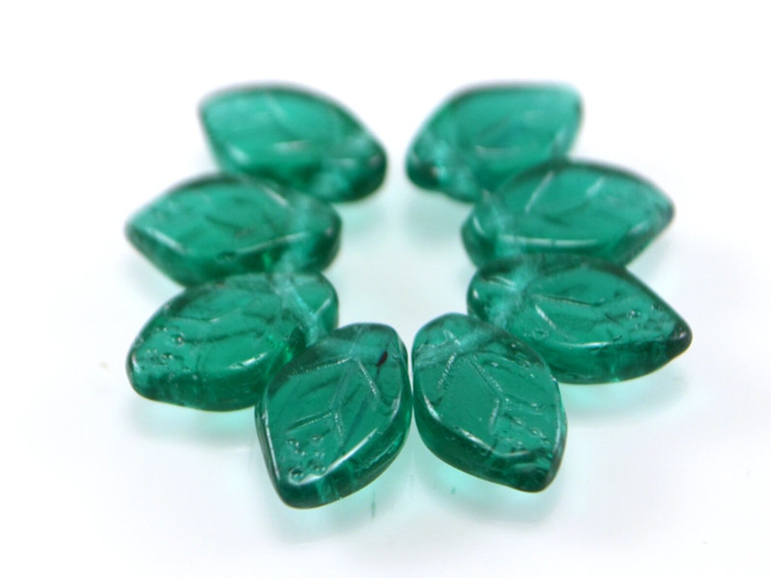 20pcs Emerald Green Czech Glass Leaf Beads 7x12mm - Etsy