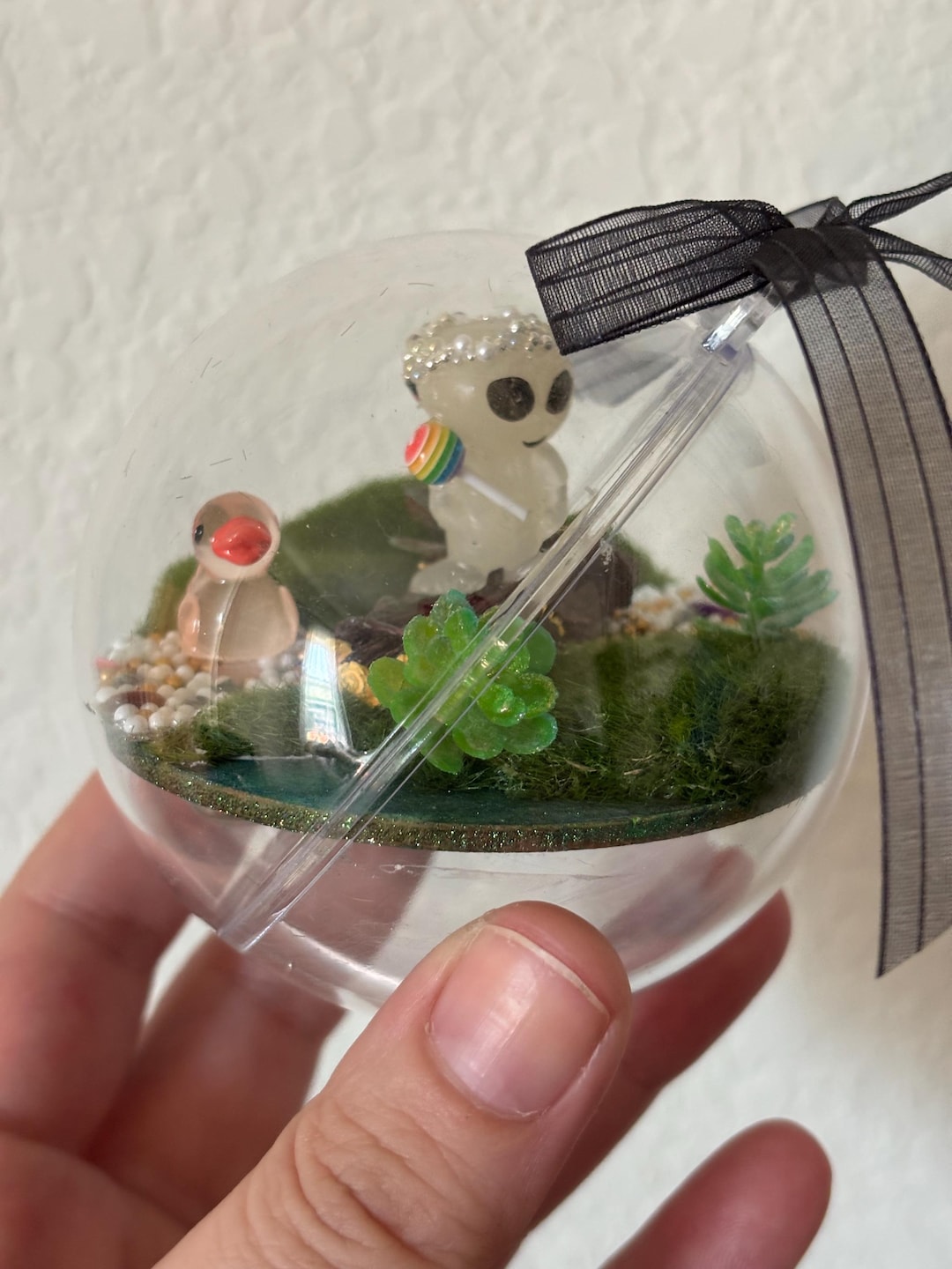 Glowing Alien Diorama: Miniature Sparkly Terrarium in Clear Ornament - Etsy