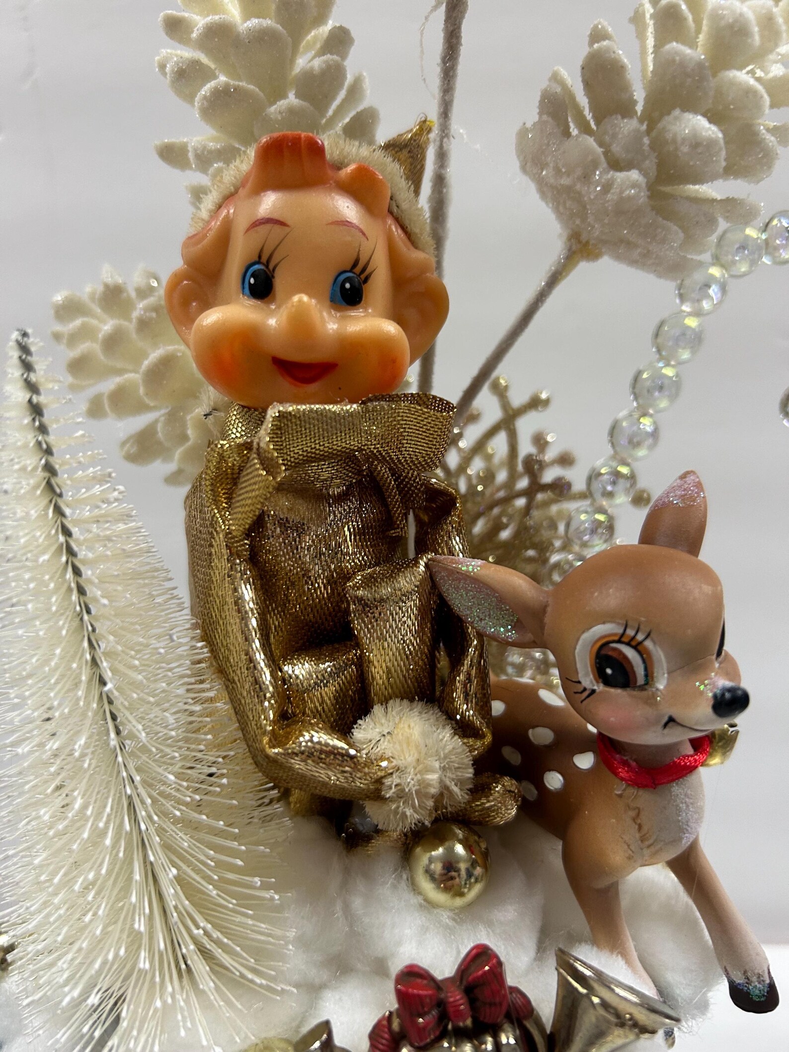 Christmas Assemblage Vinette 1 Teacher Gold Lemay Knee Hugger, Elf ...
