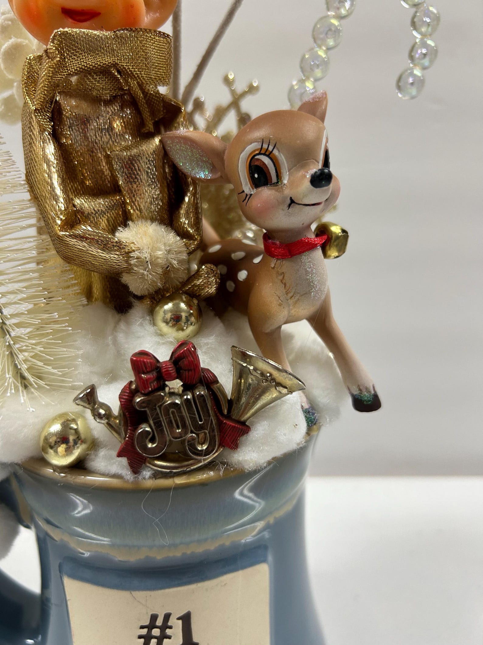 Christmas Assemblage Vinette 1 Teacher Gold Lemay Knee Hugger, Elf ...