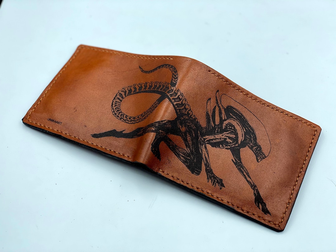 Personalized Alien Xenomorph Leather Wallet: Handmade Movie Monster ...