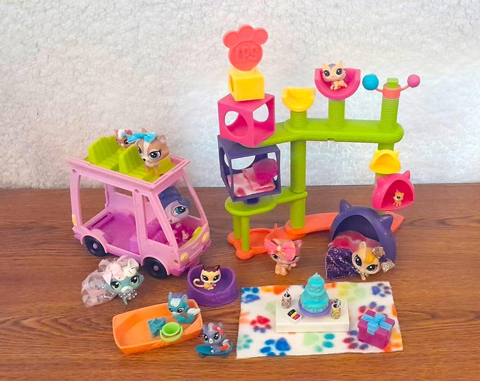 Authentic LPS Cat Hideaway, LPS Shuttle Bus Pets and Accessories With ...