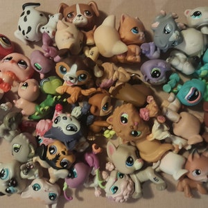 22 Pc Big Bag of LPS Fun 3 Pets 1 Random Cat OR Dog & 2 Other Pets 2 ...
