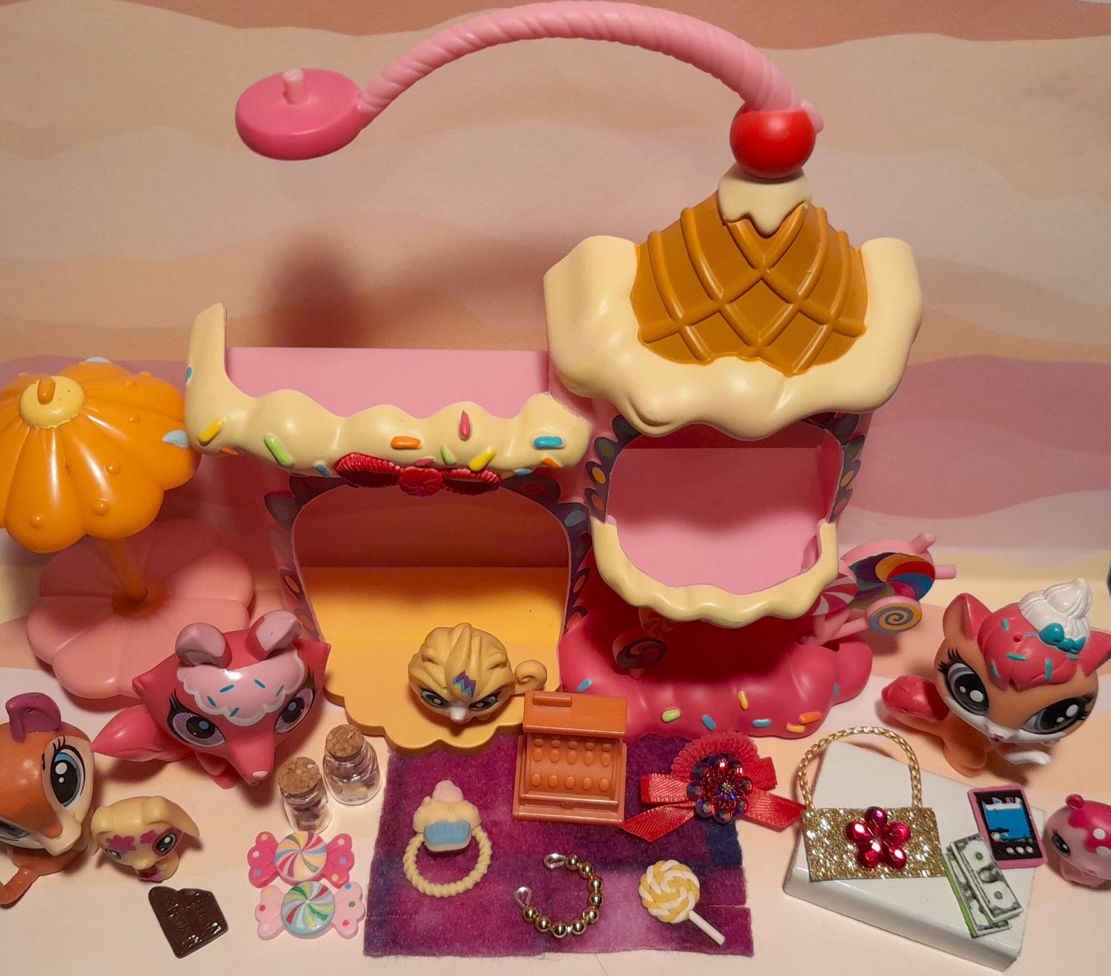 LPS Sweet Sprinkles Candy Shop Cat 3822 Cat 3077 Mini Sweetie Pets and ...