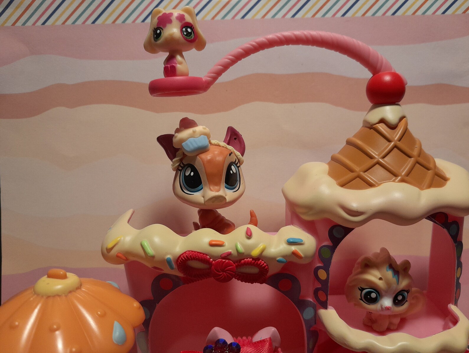 LPS Sweet Sprinkles Candy Shop Cat 3822 Cat 3077 Mini Sweetie Pets and ...