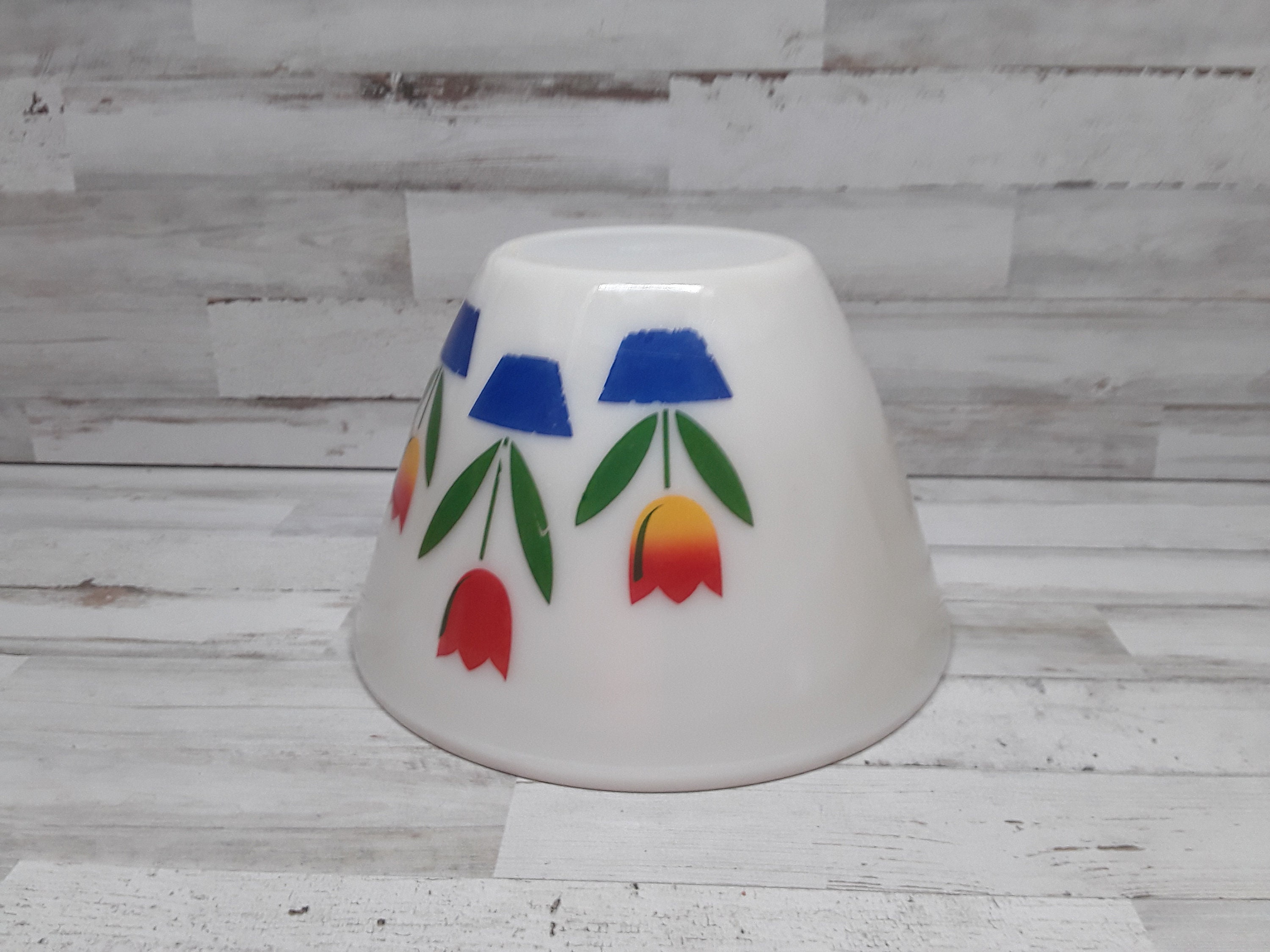 Fire King Bowl Tulip Bowl / Tulip Pattern / Vintage Fire King Splash ...