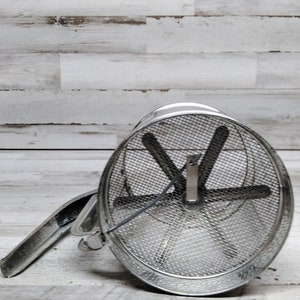 Foley Flour/powered Sugar Sifter / Vintage Foley Sifter - Etsy