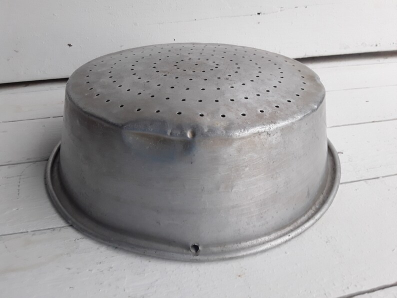 Aluminum Colander/stainer Old Farmhouse Kitchen Decor - Etsy