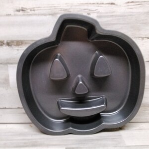 Jack-o-lantern Pumpkin Cake Pan / Fall Baking Pans / Pumpkin Face Cake ...