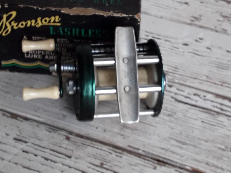 Vintage Bronson lashless Level Winding Casting Reel 1710 - Etsy