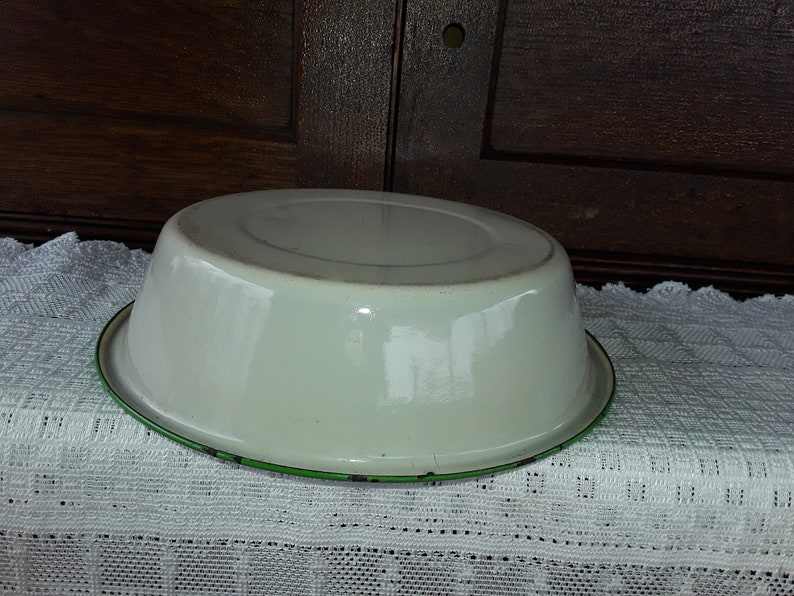 Vintage Enamelware Tan/beige and Green Metal Small Dish Pan - Etsy