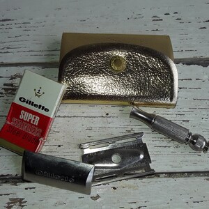 Vintage 1965 Gillette Travel Safety Razor With Gold Vinyl Case - Etsy