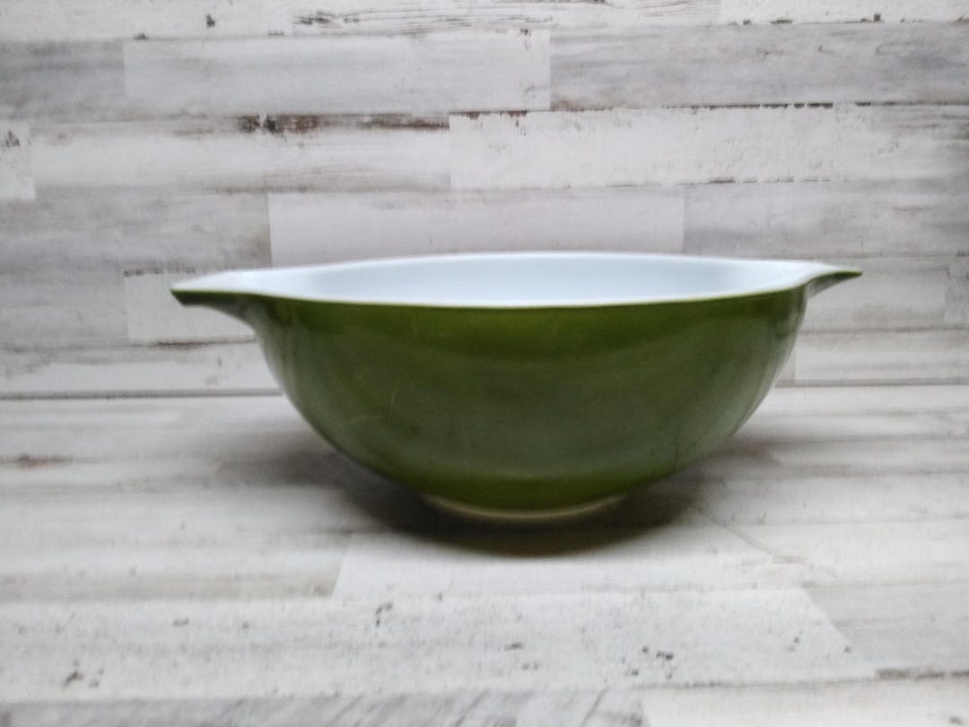 Vintage Green Pyrex Mixing Bowl / Vintage Pyrex / Green Cinderella ...