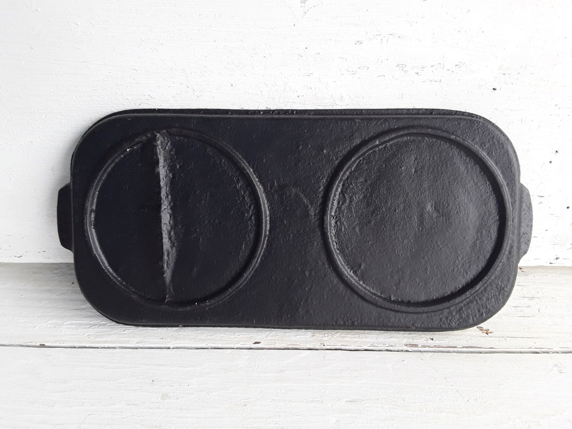 Antique 1800's Small Cast Iron Griddle Toy Size With Gate - Etsy