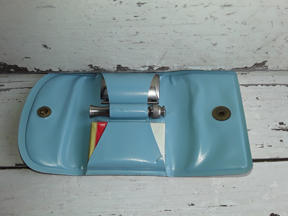 Vintage 1965 Gillette Travel Safety Razor with Gold Vinyl Case | Etsy