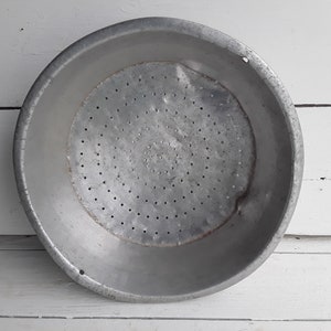 Aluminum Colander/stainer Old Farmhouse Kitchen Decor - Etsy