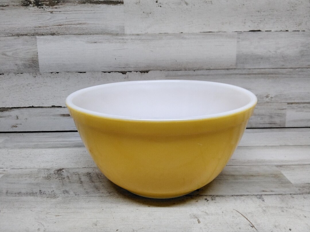 Vintage Pyrex Yellow Mixing Bowl #402 1 1/2 Quarts / Pryex Overware USA ...