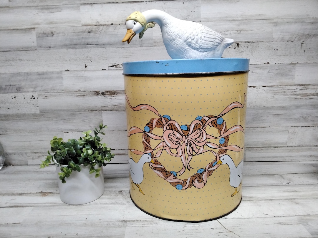 Vintage 1980s Duck Tin With Hearts. / Vintage Duck Kitchen Decor ...