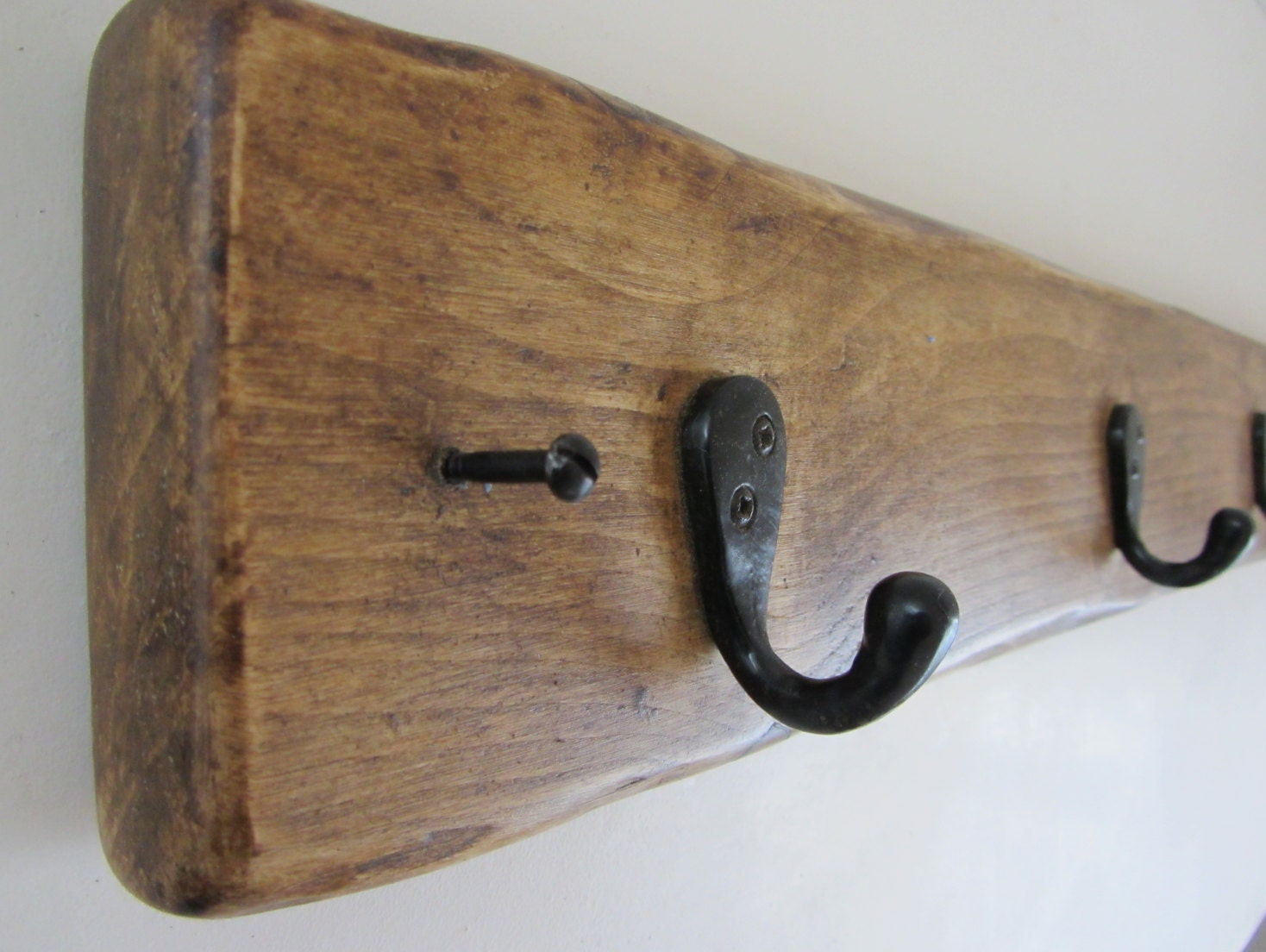 99 Cm Solid Reclaimed Plank Wood 5 Hook Black Cast Iron Coat Hooks ...