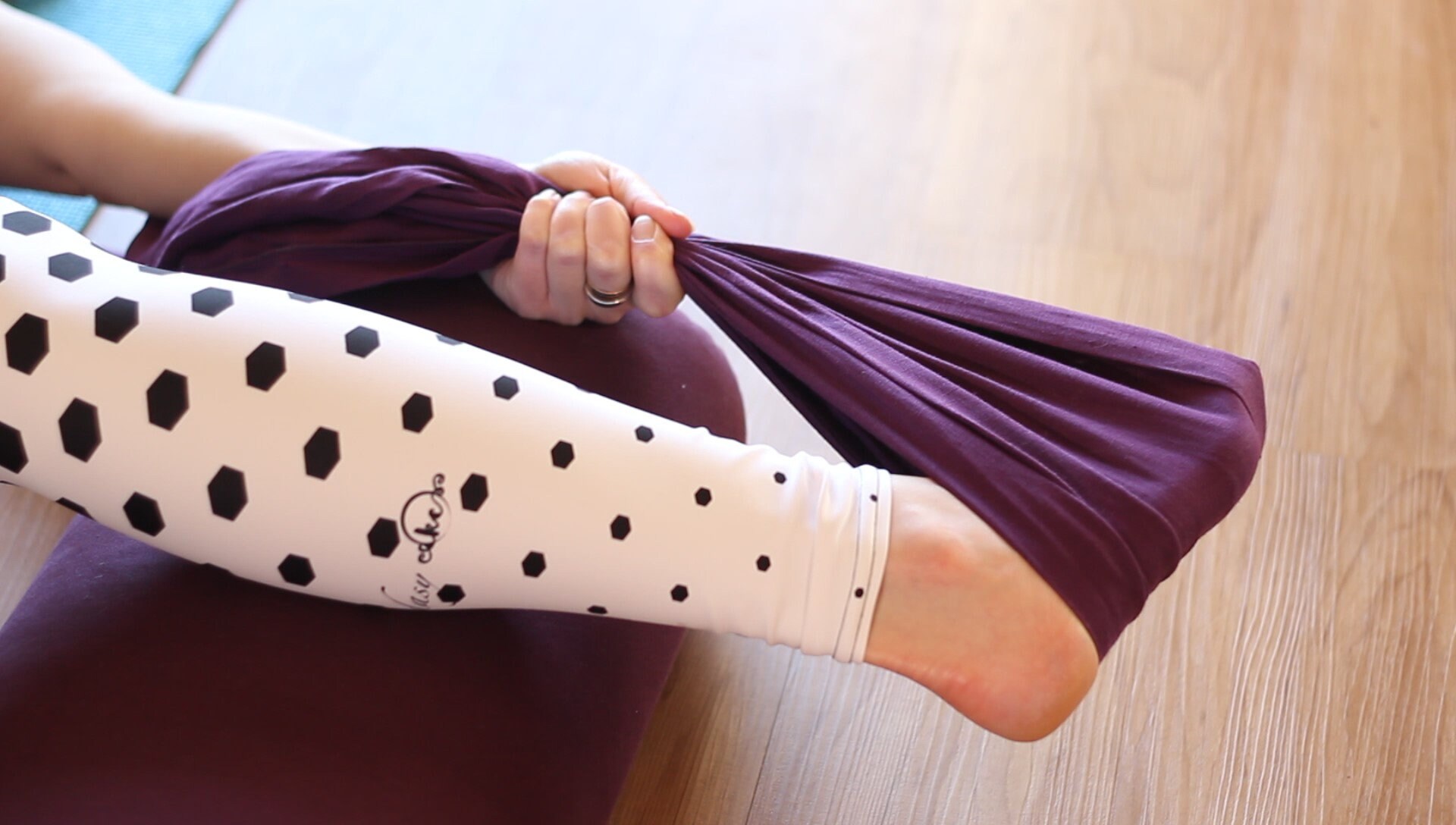 Posture Back Support Training Meditation Belt & Yoga Wrap Strap Yogi ...