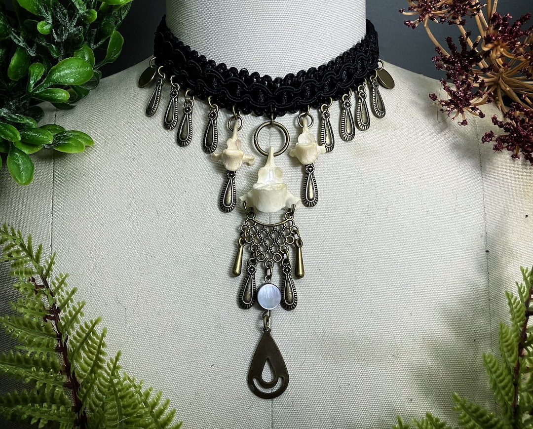 Gothic Choker Otter/skunk Vertebrae and Black Lip Shell Choker Necklace ...