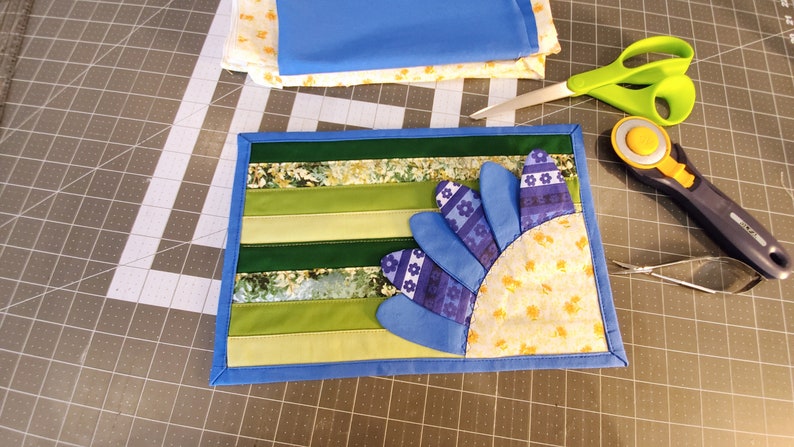 Pretty Petals Mugrug Pattern by Lisa Capen Quilts - 12 X 8" - Instant ...