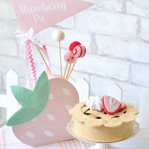 Strawberry Picking Printable Dramatic Play Set and Summer Sensory Bin ...