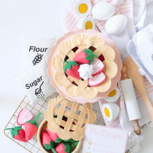 Strawberry Picking Printable Dramatic Play Set and Summer Sensory Bin ...