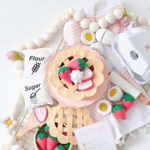 Strawberry Picking Printable Dramatic Play Set and Summer Sensory Bin ...