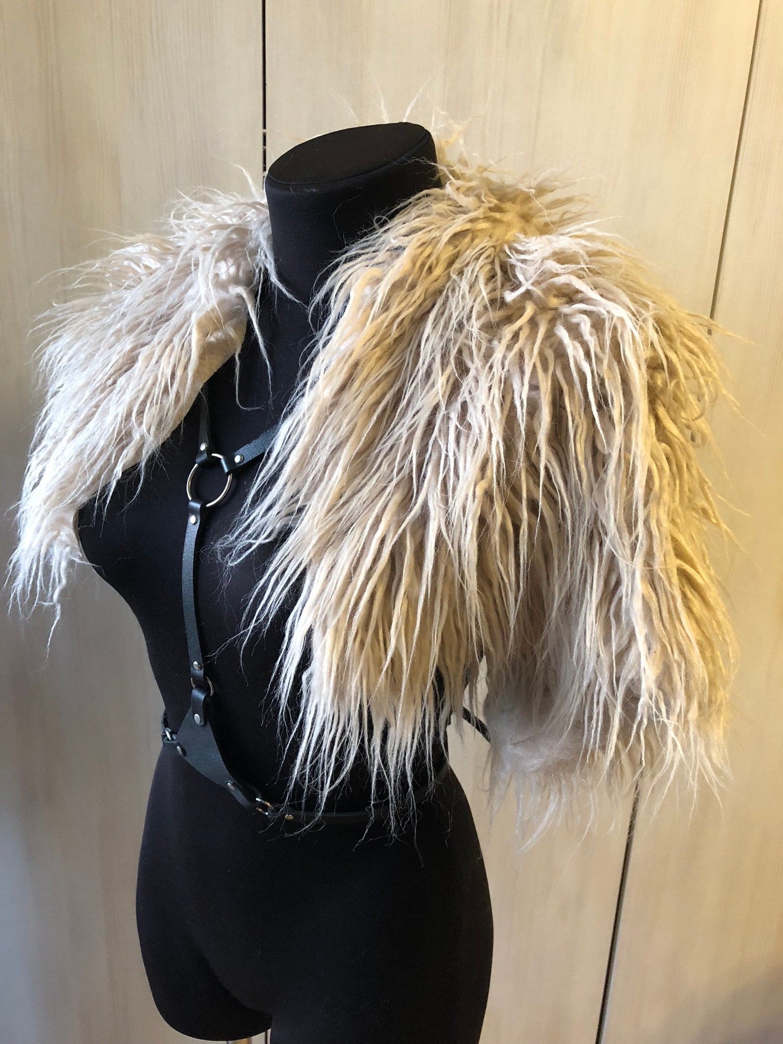 Fake Fur Llama Cape Collar, Medieval Halloween Vegan Fur Shoulder Cover ...