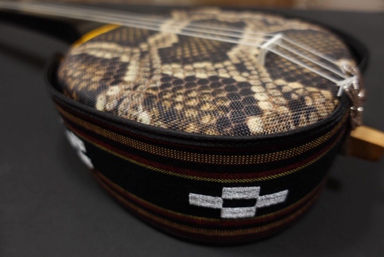 Okinawa Sanshin Okinawa Shamisen Okinawa Guitar Japanese Shamisen ...