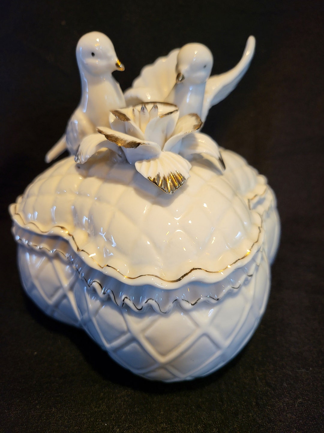 Vintage Made in China White Doves Birds Porcelain Ceramic Trinket Box ...