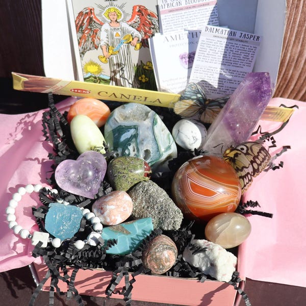Crystal Gifts - 60+ Gift Ideas for 2024