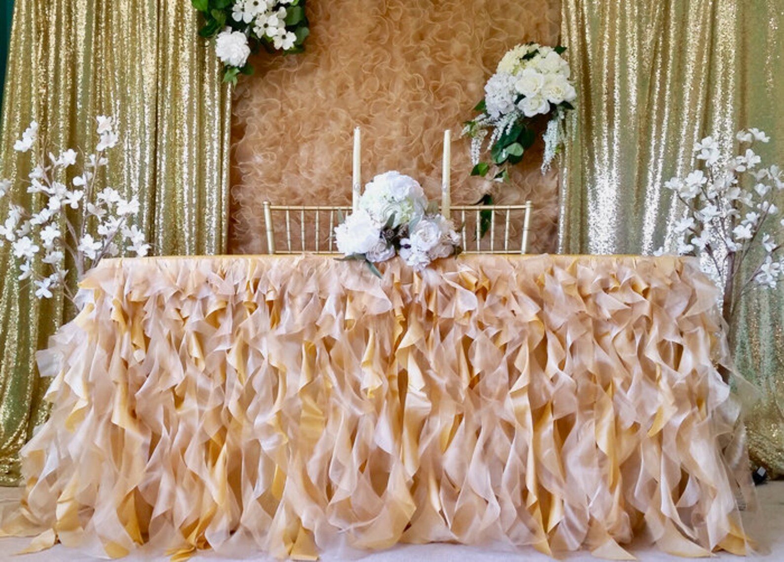 Shimmery Blush Curly Ruffle Tablecloth, Shimmery Curly Sash Tablecloth ...