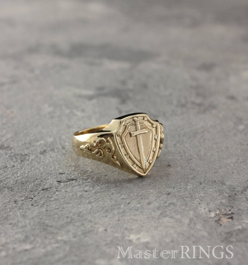 Knight's gold signet ring Sword and shield ring Men gold | Etsy