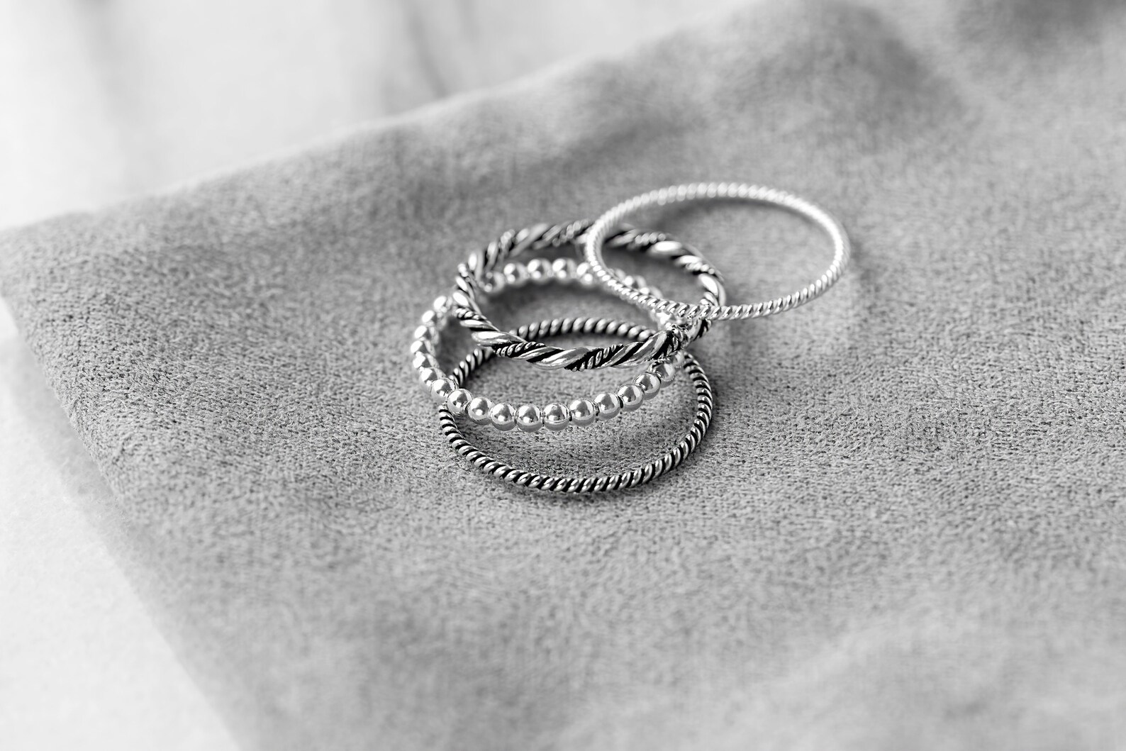 925 Sterling Silver 1 Millimeter Band - Thin Ring in Silver - Etsy