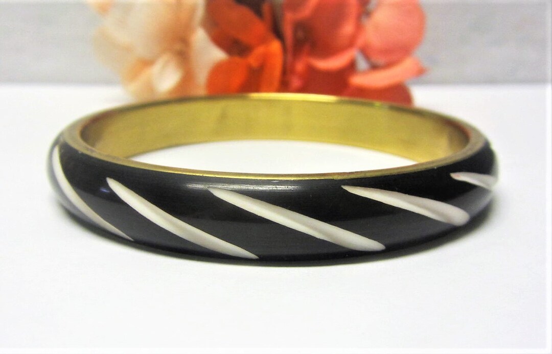 Black Bakelite Bracelet Carved Bakelite Bangle 60s Bakelite Overdyed ...