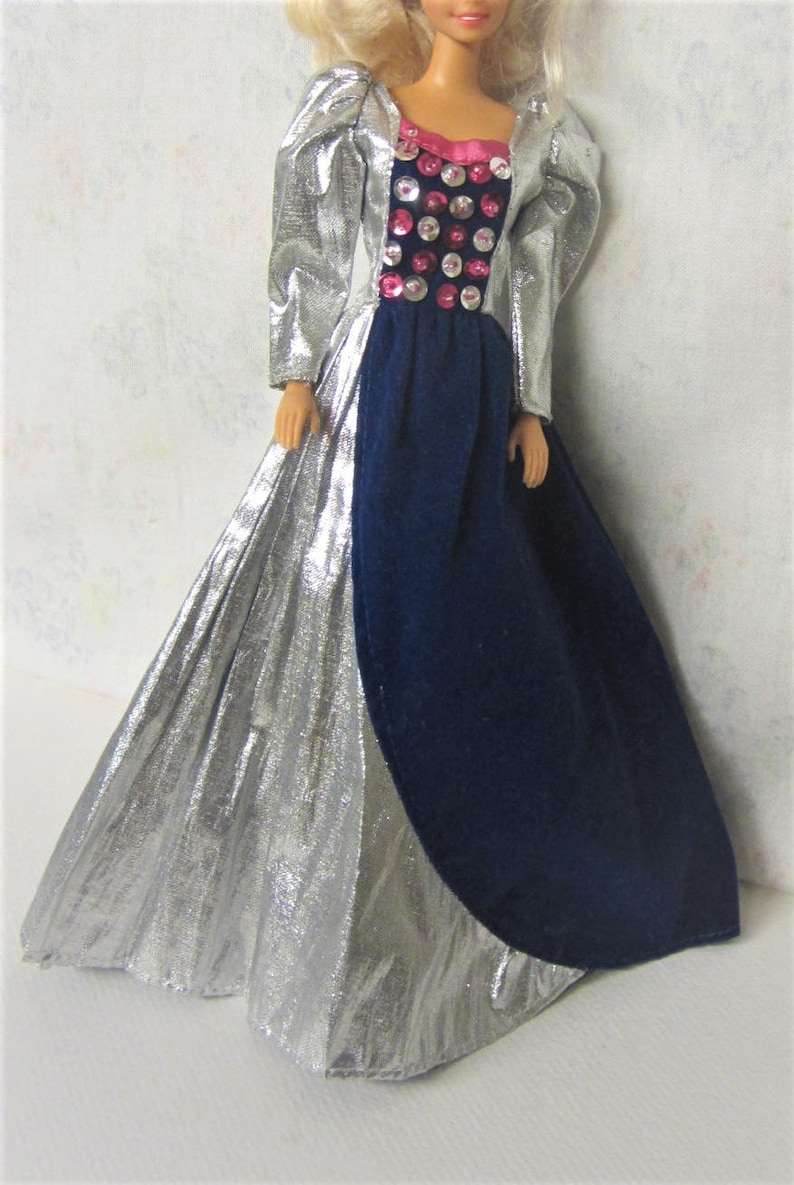 Barbie Silver Gown Vintage Barbie Metallic Dress Silver & Blue - Etsy.de