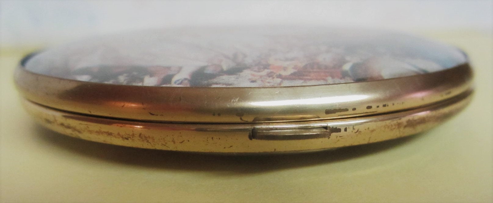 Victorian Style Compact 60s Two Mirror Compact Courting Couple - Etsy