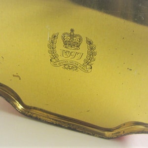 1977 Queen Elizabeth II Tin Silver Jubilee Tin Box 70s Queen Elizabeth ...