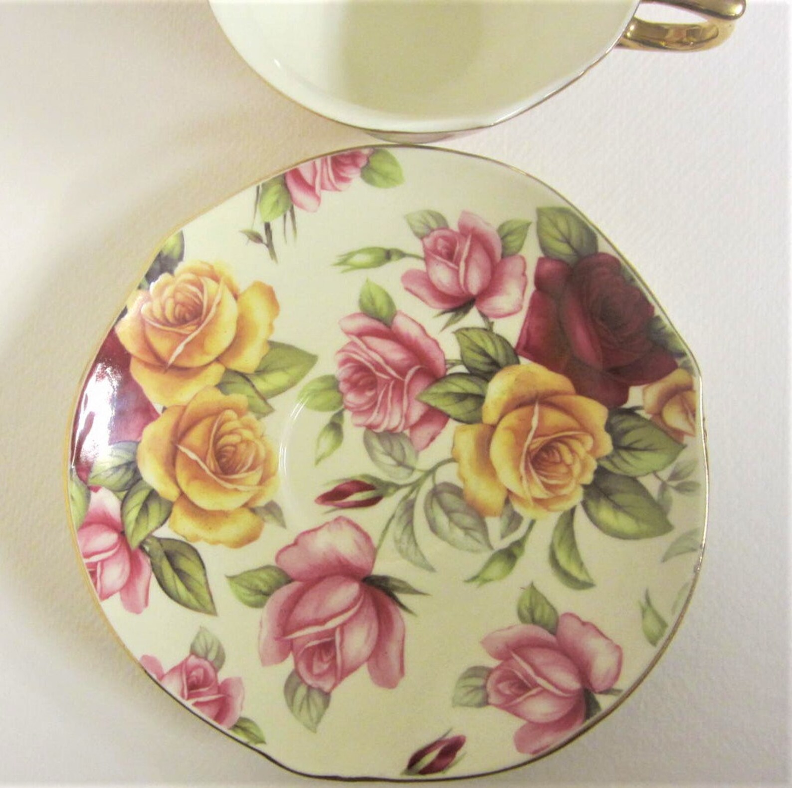 Royal Elfreda Teacup Country Rose Series Elfreda by Allison L L 80s ...