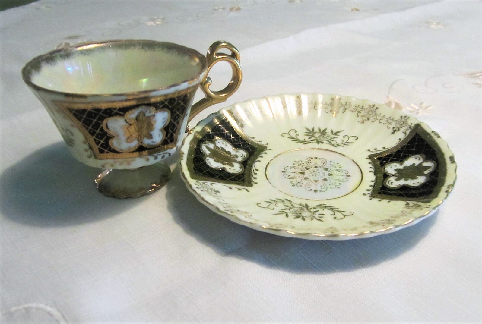 Japan Lustreware Footed Teacup Black & Gold Pedestal Teacup Nippon Yoko ...