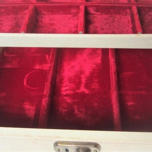 Cheney Jewelry Box Cream With Red Velvet & Satin 60s Vinyl Jewel Box ...