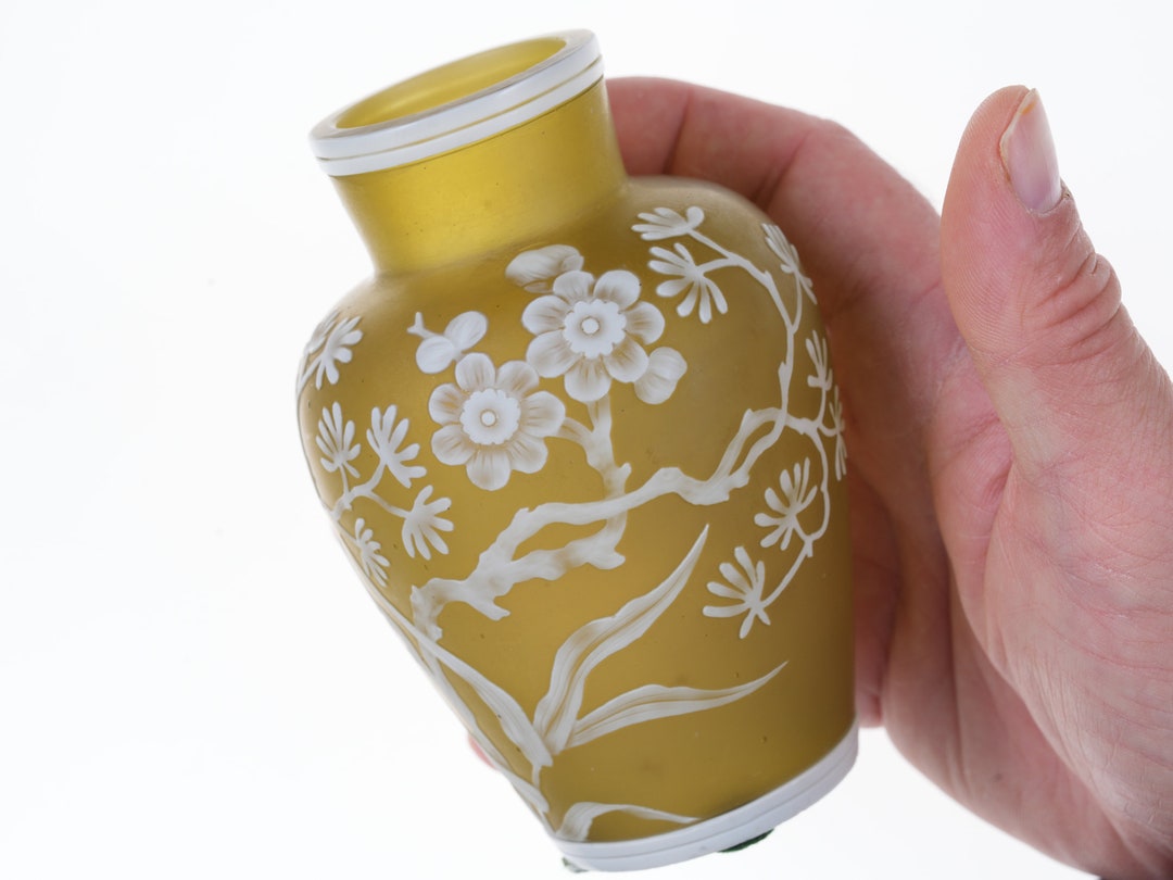 C1890 Thomas Webb English Cameo Glass Vase - Etsy