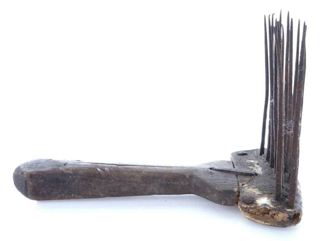 C1810 Unusual Handled Flax Hackle Comb - Etsy