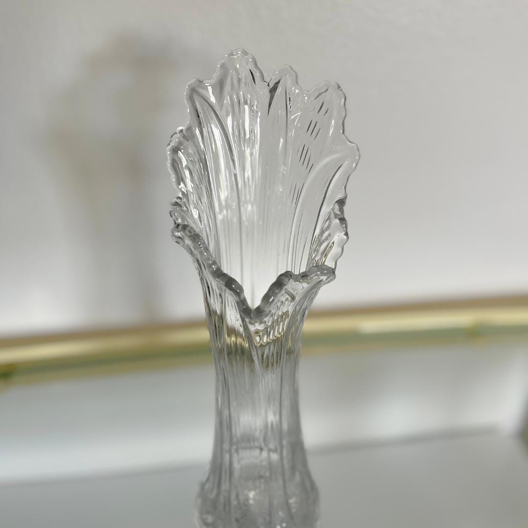 Vintage Swung Vase | Elegant Retro Design | Romantic | MCM | Unique ...